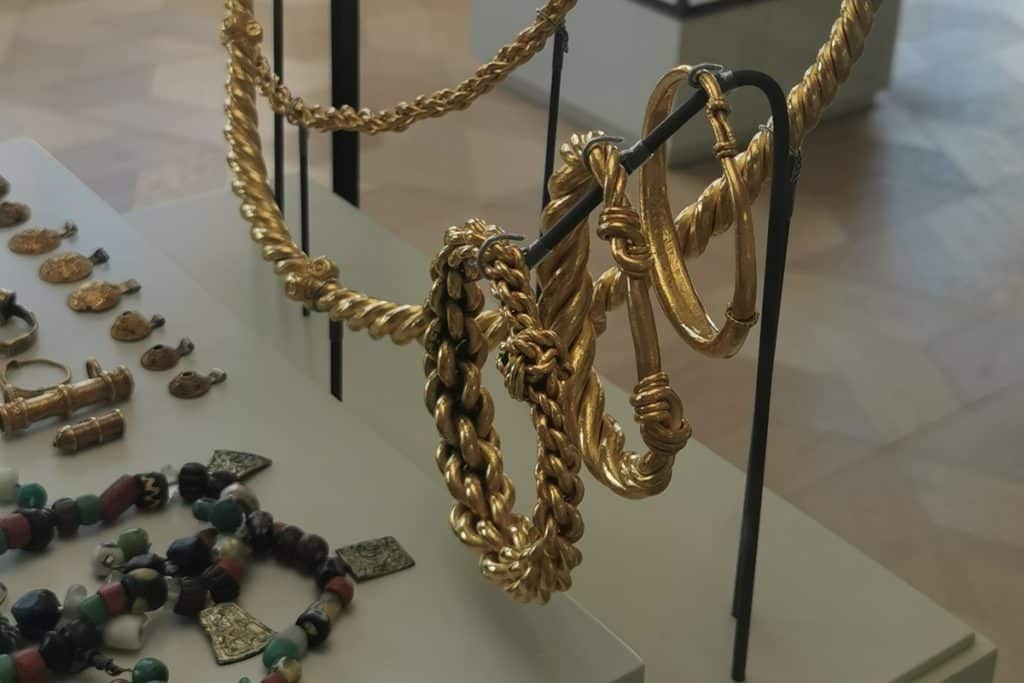 Viking Trade Routes: How the Norse Shaped the Economy of Medieval Europe